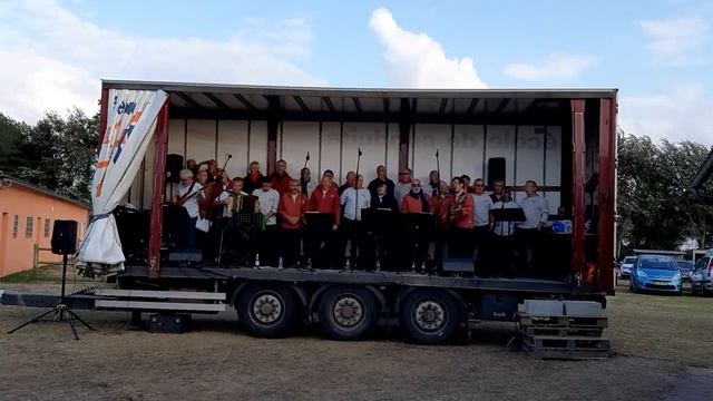 Хор моряков, концерт в Юта-бич, п-в Контантен, Нормандия, Франция