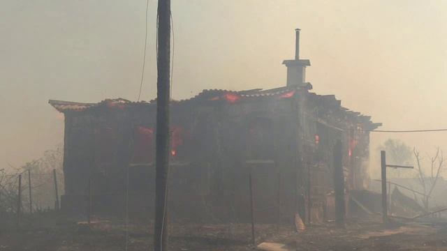 Сжигать сухую траву опасно!.mp4