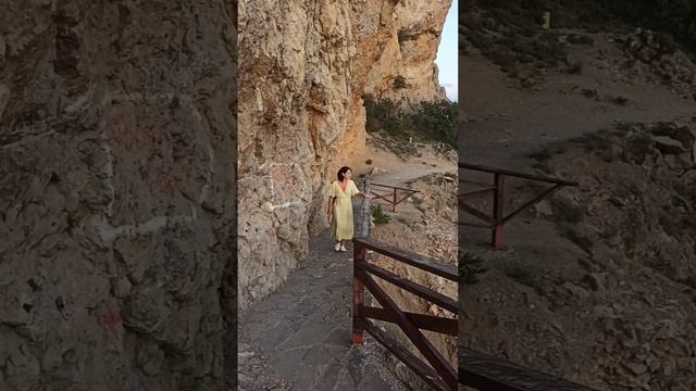 КРЫМ. СУДАК. ГОРА АЛЧАК. ЧЁРТОВ МОСТИК. ЧЁРНОЕ МОРЕ.