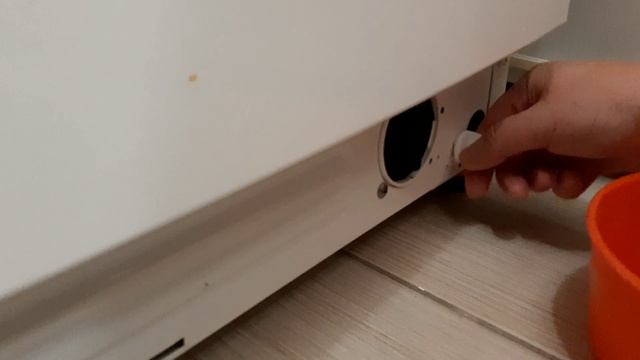 Убираем запах в стиральной машине в домашних условиях своими руками