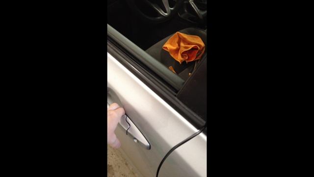 Honda Civic 4D. Ограничитель двери