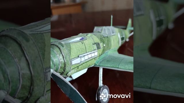 Готовая модель самолёта Messerschmitt Bf.109 из бумаги и картона.