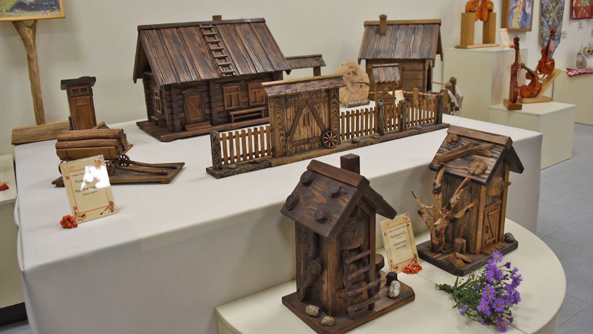 Экскурсия по выставке на соискание и подтверждение звания «Народный мастер Белгородской области»