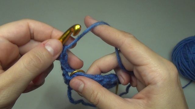 Урок 9.2 ЛЕВАЯ РУКА. Столбики с накидом - несколько рядов. Вязание крючком не глядя