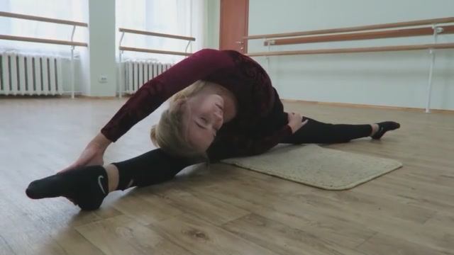 Как сесть на шпагат - профессиональные упражнения