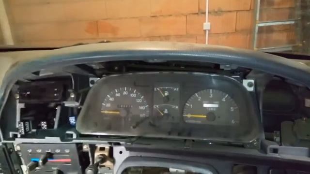 Как снять приборную панель  TOYOTA town ace.