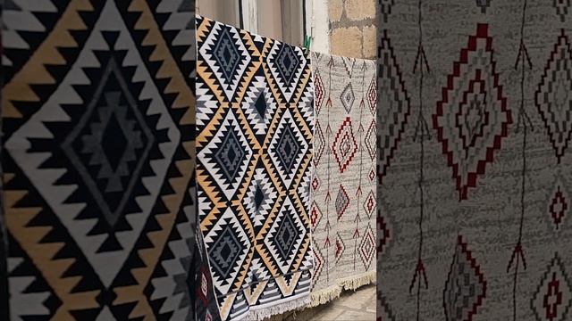 Ковры на улицах Дербента. Дагестан.