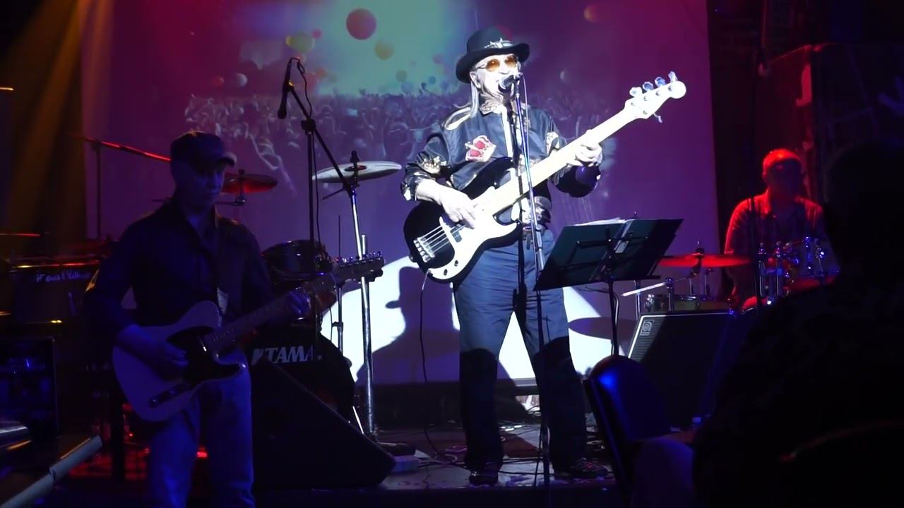 Твой выход артист