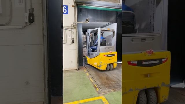 ПОСЛЕДНИЕ НОВОСТИ С ПРОИЗВОДСТВА И ЦЕНТРАЛЬНОГО СКЛАДА FABERLIC.mp4