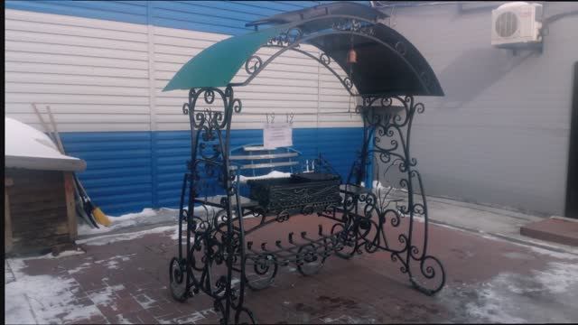 Мангл из чугуна с крышей