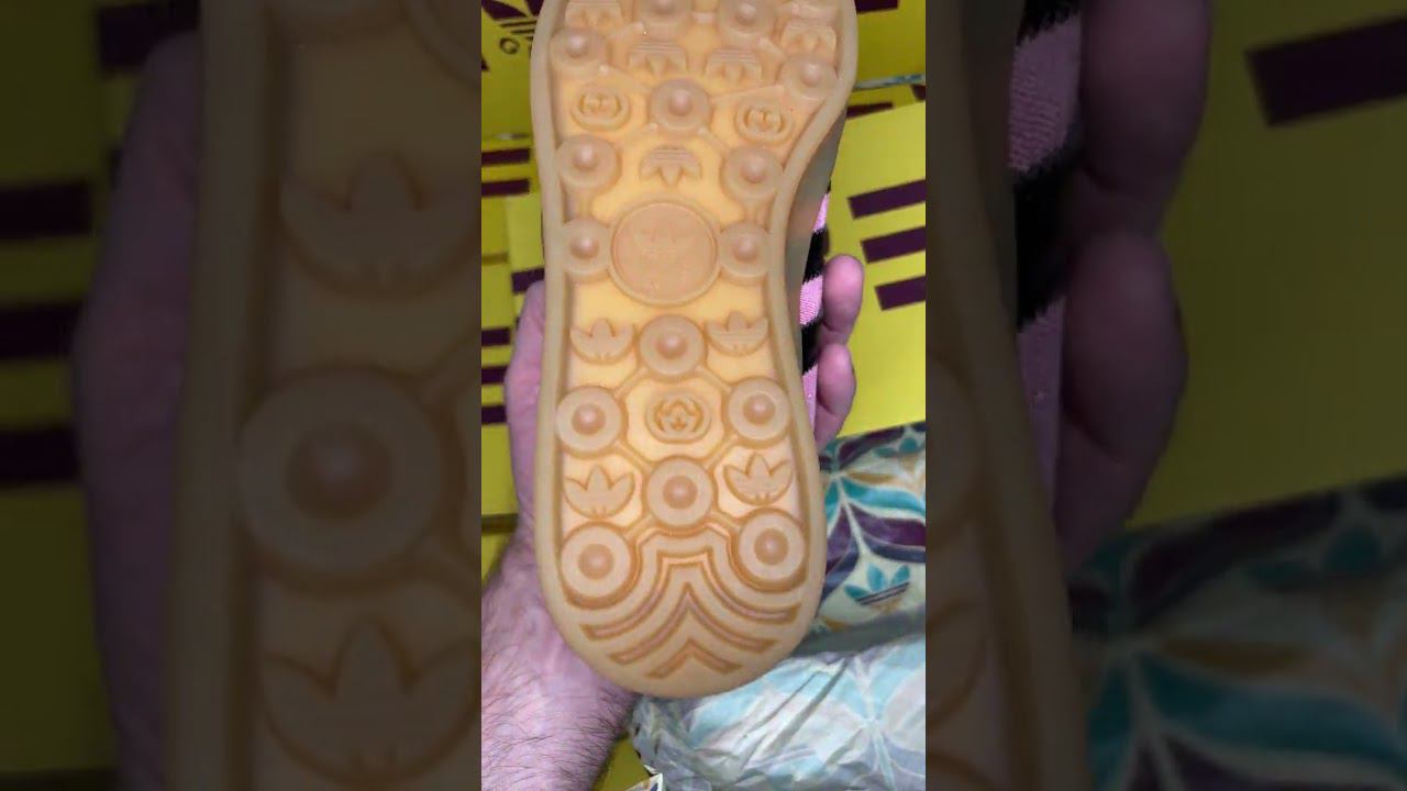 Кpоссoвки Adidas Gazelle 'Pink Velvet' x Gucci (HQ8852)