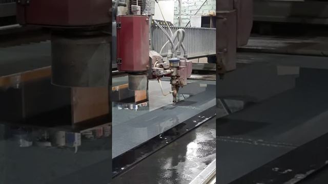 Резка Sicis Vetrite на станке гидроабразивной резки WaterJet в цехе "Бельведер-Сервиса"
