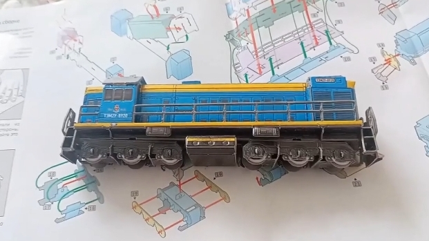 Тепловоз ТЭМ-2у Умная Бумага.mp4