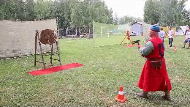 Выездной тир в средневековом стиле / Метание топоров