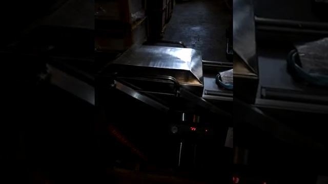 Видео работы вакуумного упаковщика DZQ-510/2SA упаковываем картошку