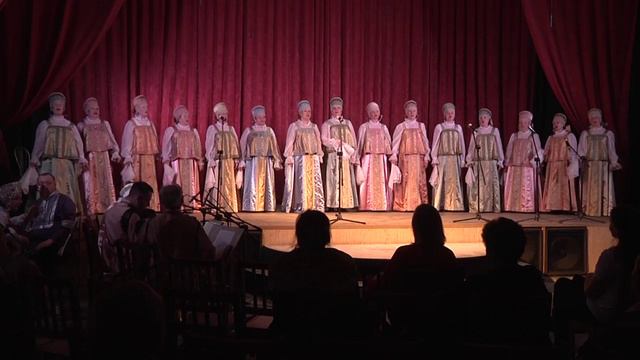Белый лебедь воду пил - ансамбль "Лужанка".