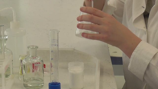 2022 г. Опыт трёхслойная жидкость Группа 2.mp4