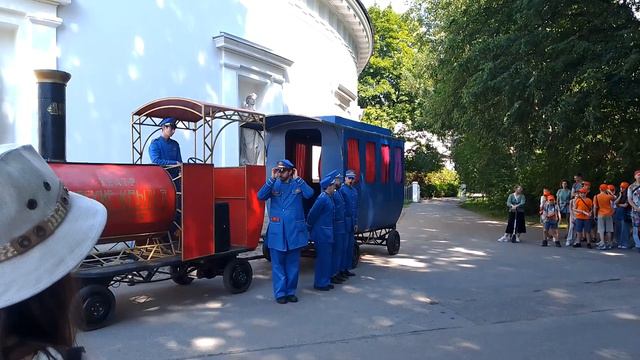 Пассажиры восточного экспресса и заняли свои места
