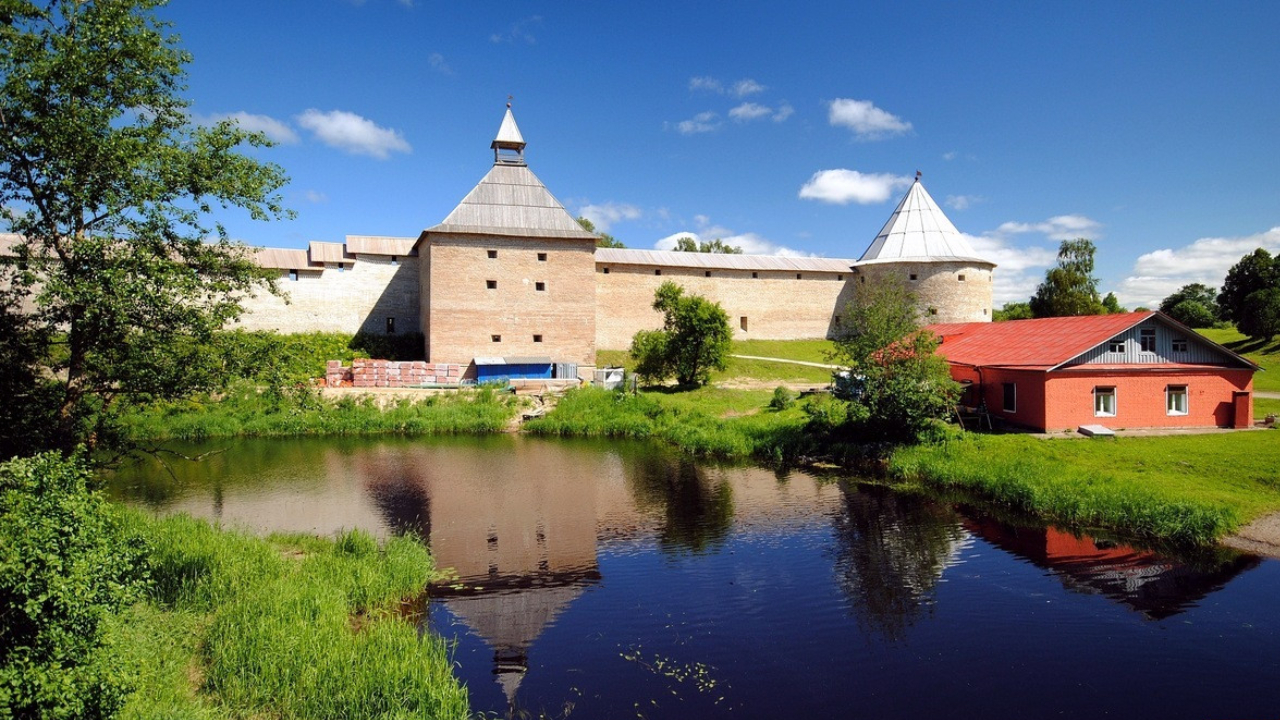 Старая Ладога - Увидели Рюрика и вещего Олега! Обзор достопримечательностей! ч.1