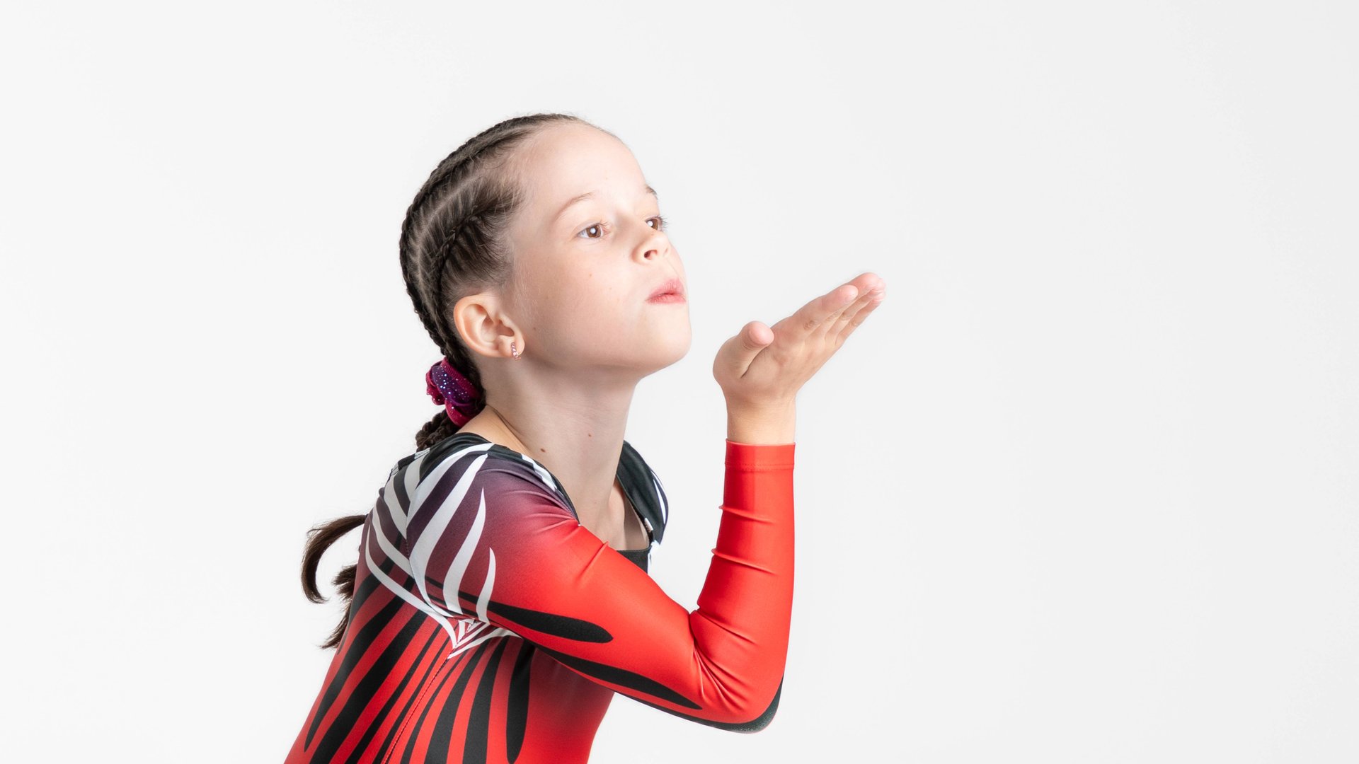 Гимнастический купальник Икар (красный) с длинным рукавом.