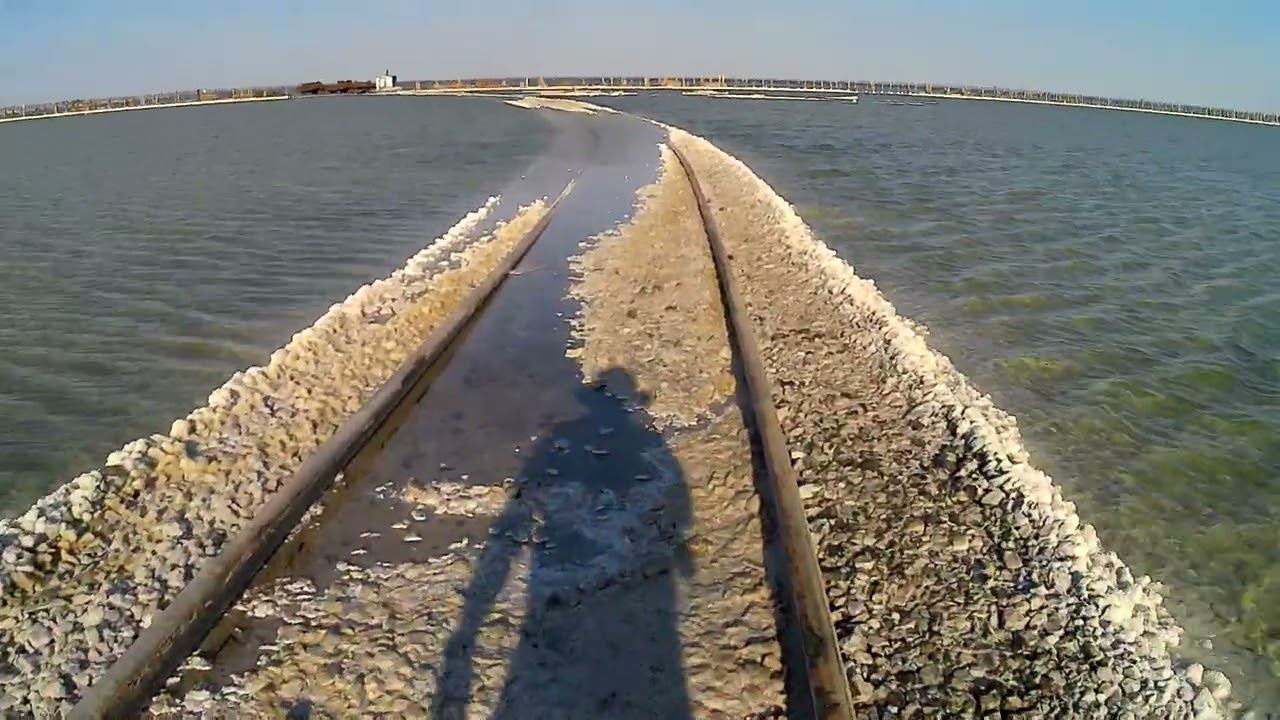 Баскунчак. ЖД пути на озере