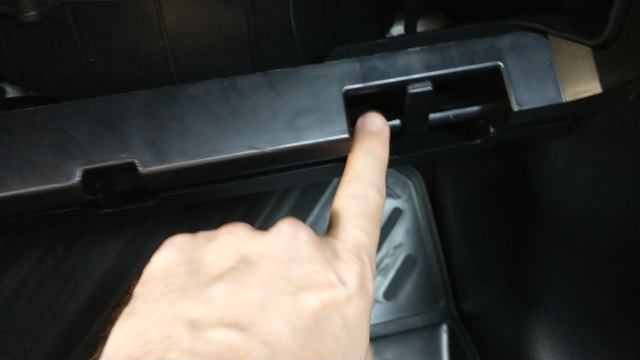 Haval f7x 2023 - how to remove glove box.
Как снять бардачок.