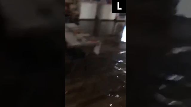 Американская история ужасов  В Техасе из за сильнейших морозов лопаются трубы ..