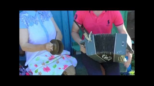 Игра на тарелочках