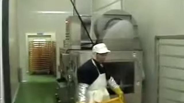 Большая машина для мойки тары