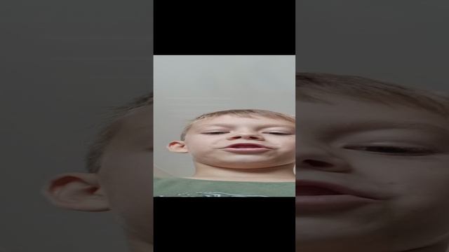 как сын учит стих с мамой