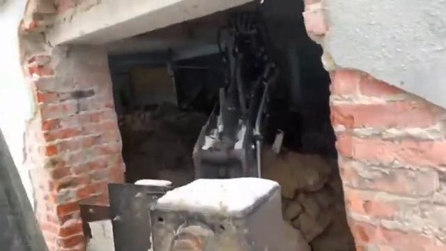 Экскаватор-погрузчик MST