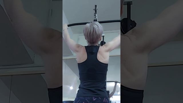 Техника тяг на широчайшие мышцы спины.mp4