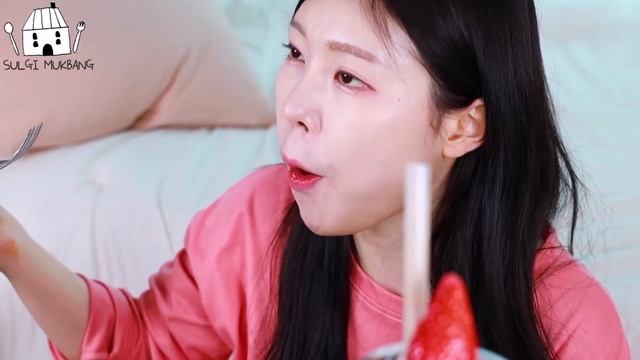 ASMR Macarons and Strawberry(cake and drink)_Sulgi