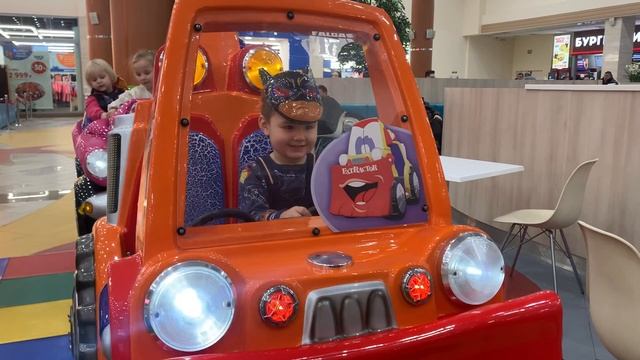 Ратмир на машинке