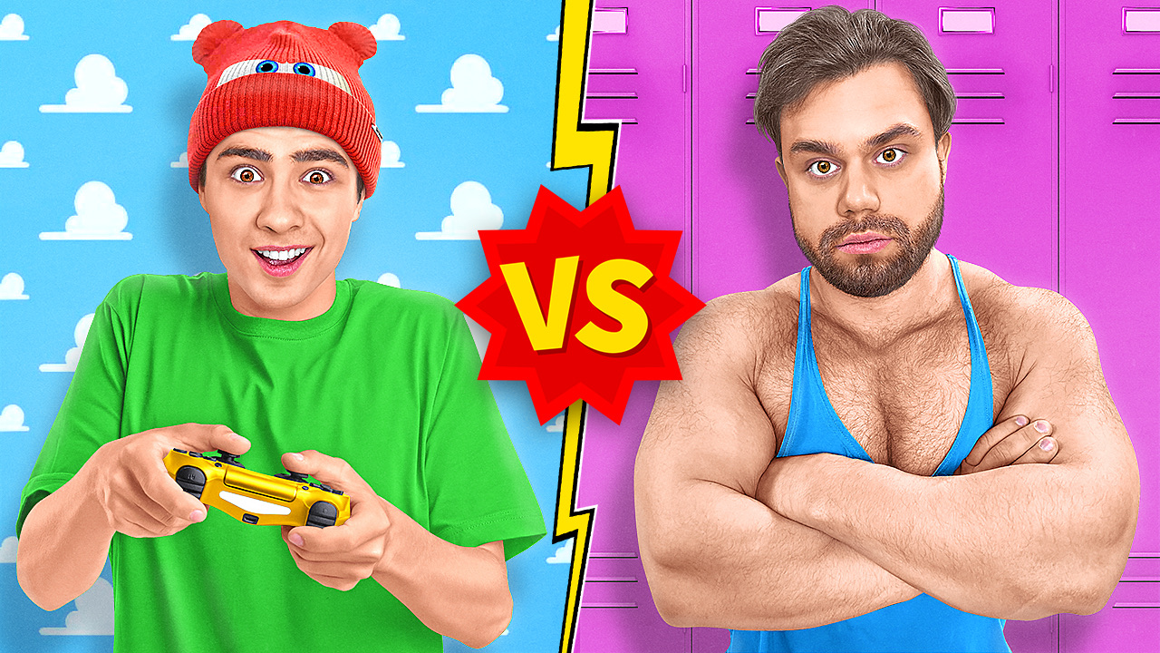 Младший VS Старший Брат ! // Луномосик