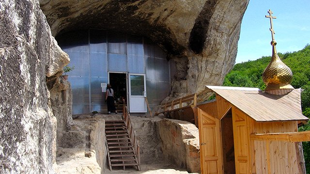 Крым . Пещерный монастырь Челтер - Коба . Май 2014 г .