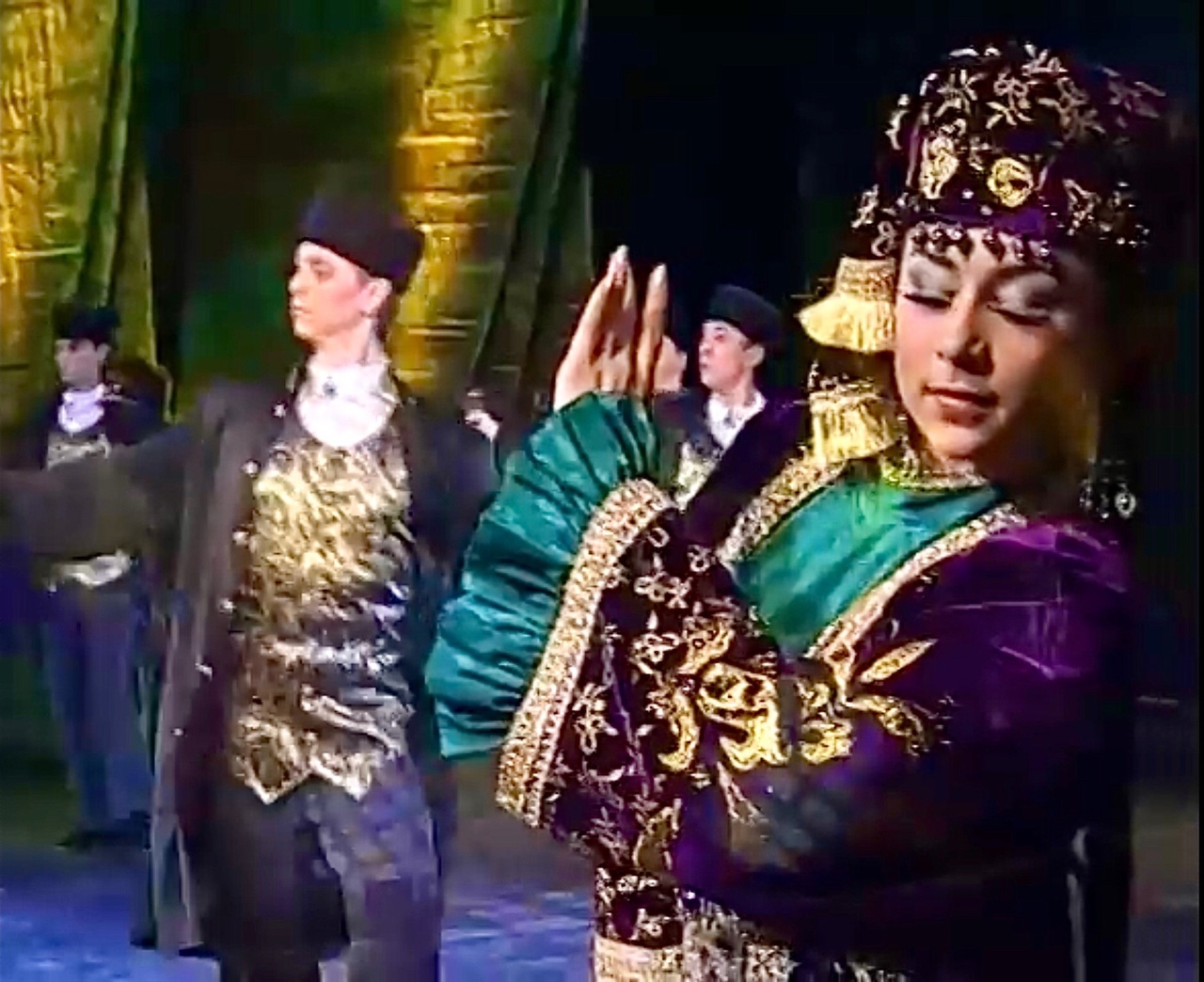 Татарский старинный городской танец(купцы)