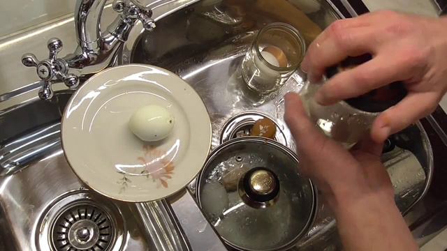 Как чистить яйцо. Ч.1. Сваренные и почищенные в день покупки