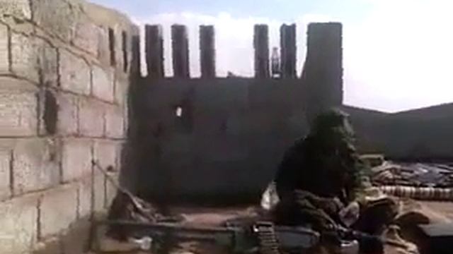 Солдаты Зеленой Ливийской армии отдыхают в промежутке между боями. Ливия 2011.