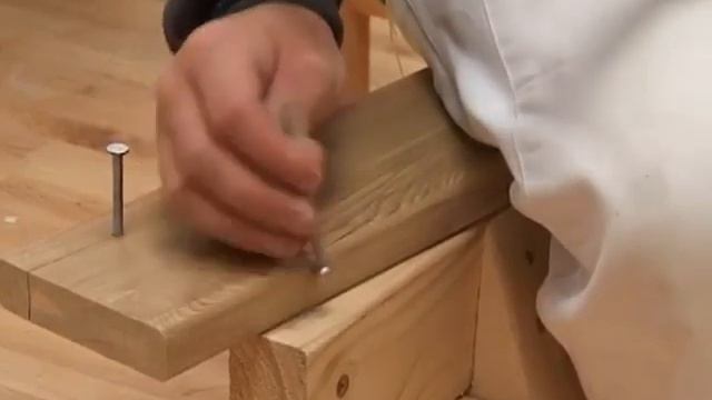 Как не расколоть доску гвоздем