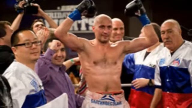 В Кузнецк прибыл известный боксер Роман Кармазин. Август 2012 год.