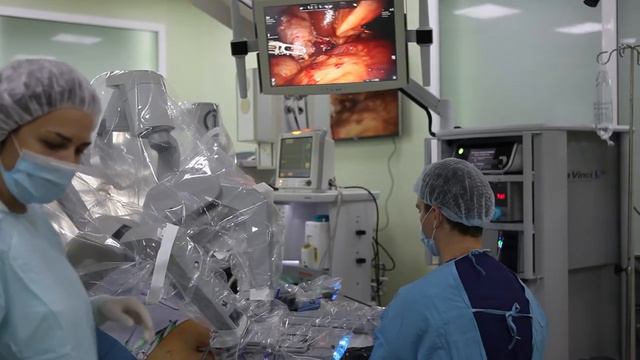 Вершина малоинвазивной хирургии - роботическая хирургия.