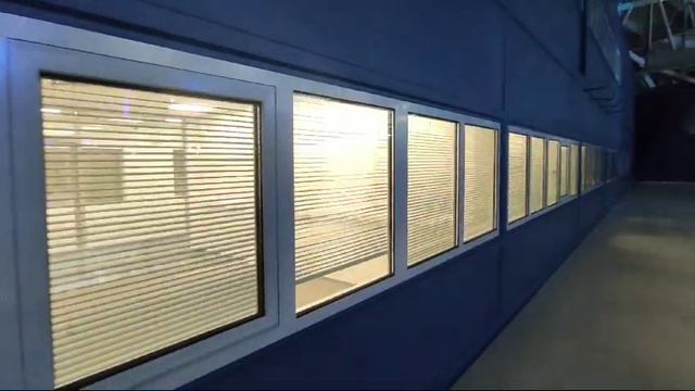 Горизонтальные жалюзи Холис 25 мм., алюминий, серый. Газпром Арена (3). СВИЛ.