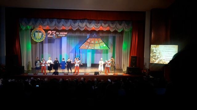 Поздравление женщин "Встреча с инопланетянами"