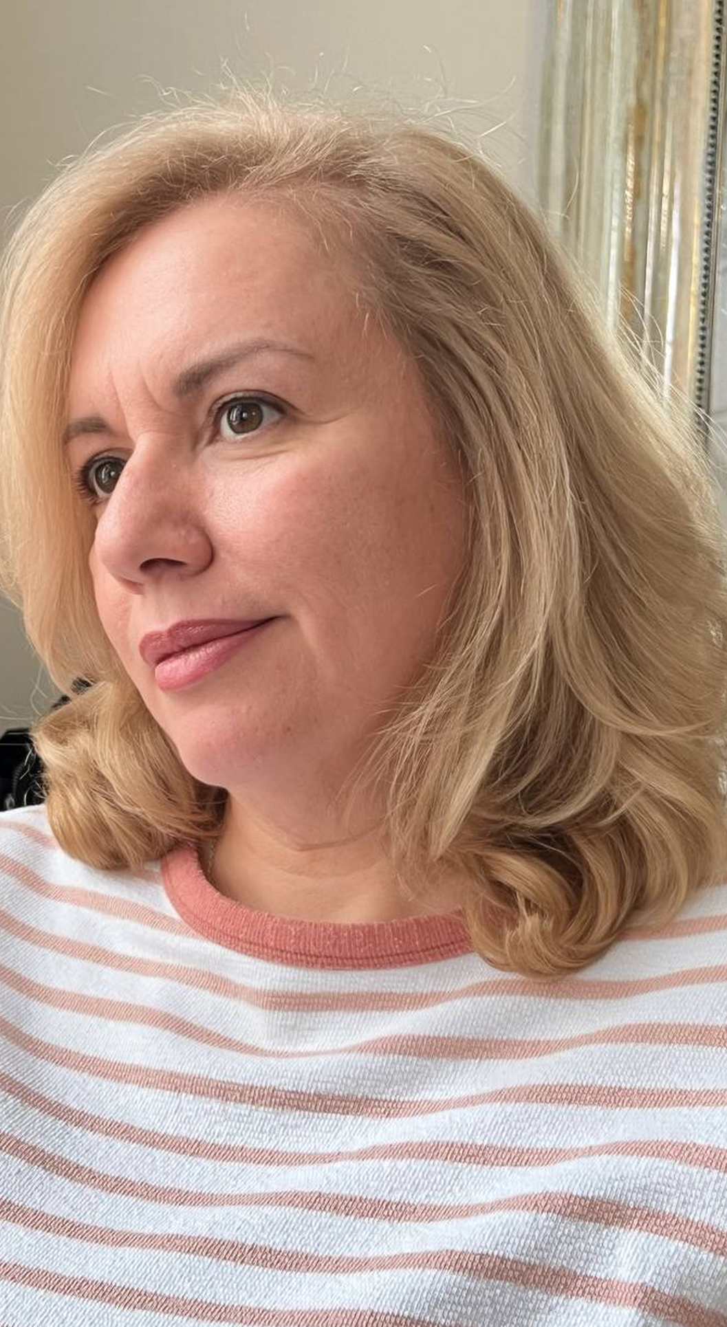 Короткие женские стрижки. Окрашивание волос и стрижка на короткие волосы. Мелирование волос. Блонд