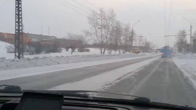 Разворот на узком участке. (720p).mp4