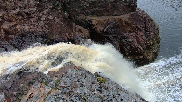 Губа Острая Лудка, водопад. Белое море.