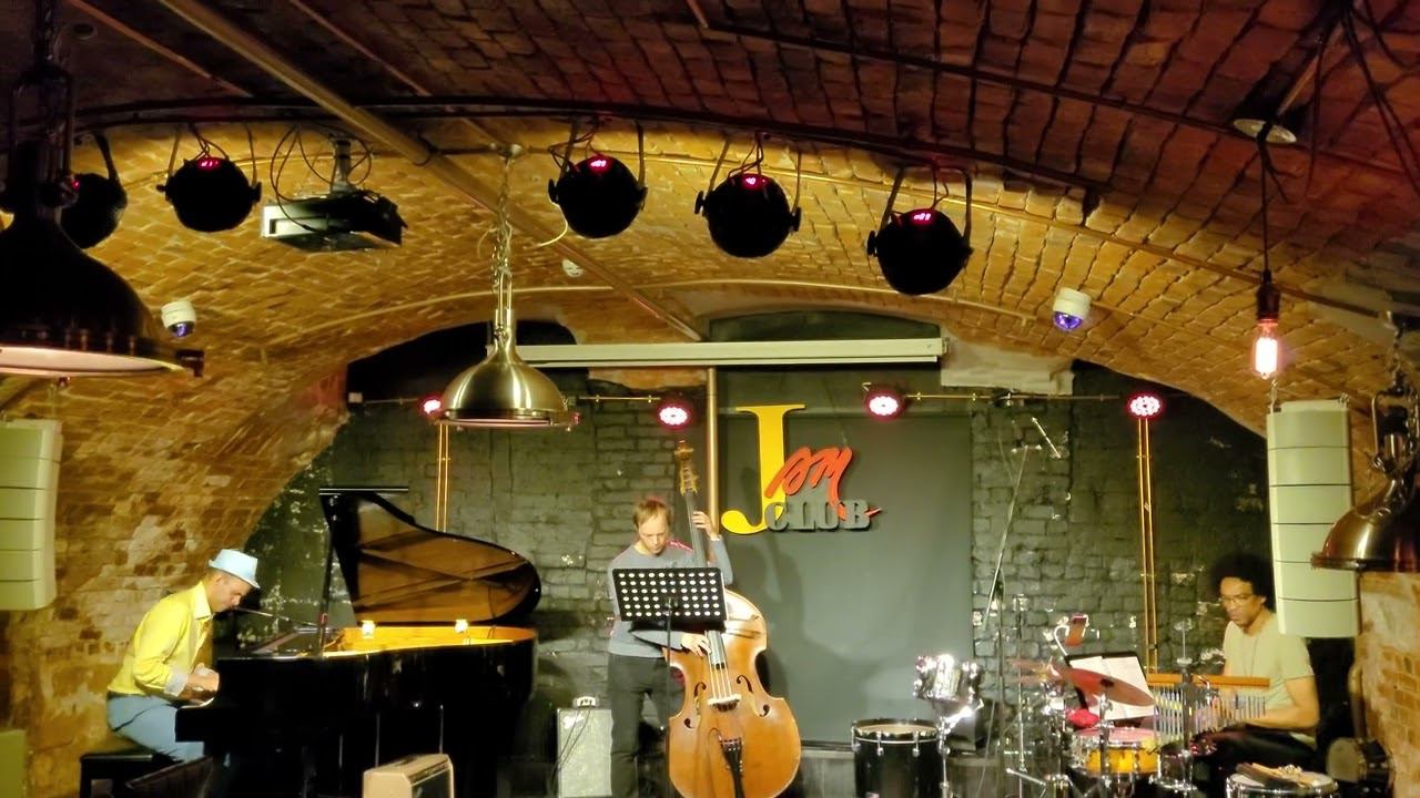 Mambo Influenciado - Sandor's Trio