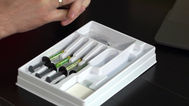 Линейка композитов Charisma Opal Flow