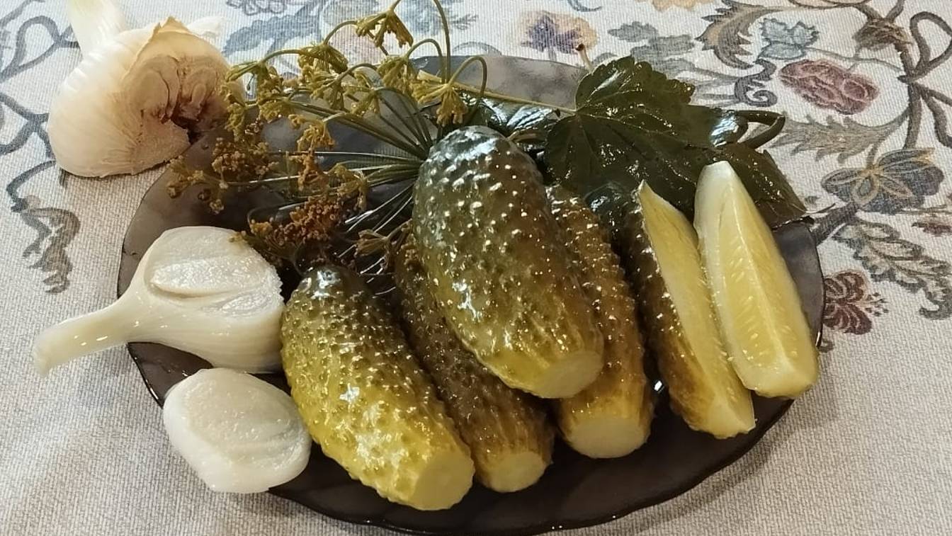 Малосольные хрустящие огурцы. Самый простой рецепт. Меньше суток.